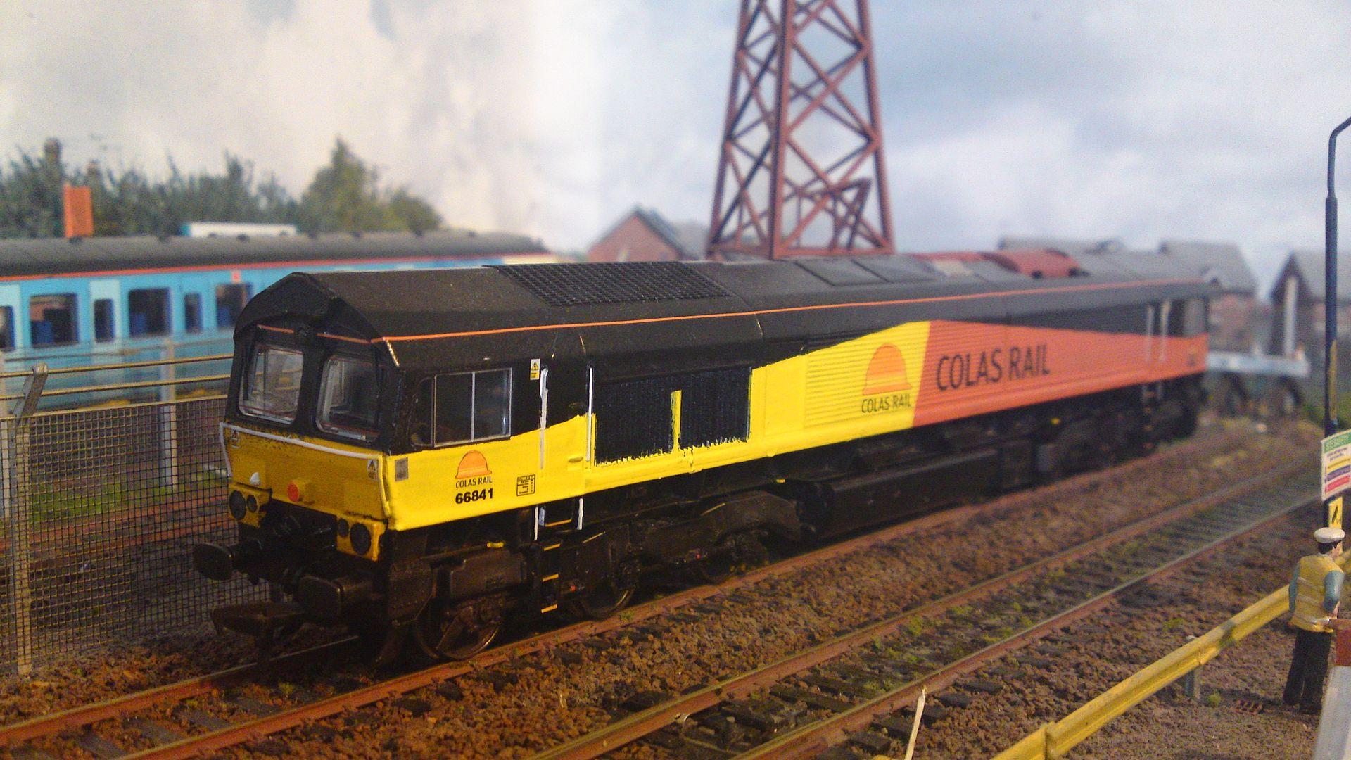big jims weathered 66's and "wet" rhtt train - Weathering, Painting ...