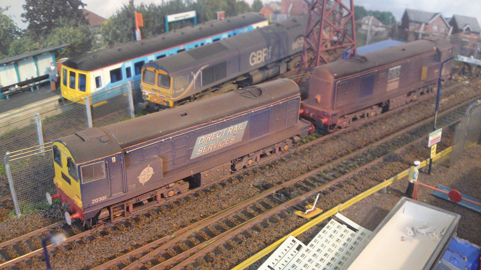 big jims weathered 66's and "wet" rhtt train - Weathering, Painting ...