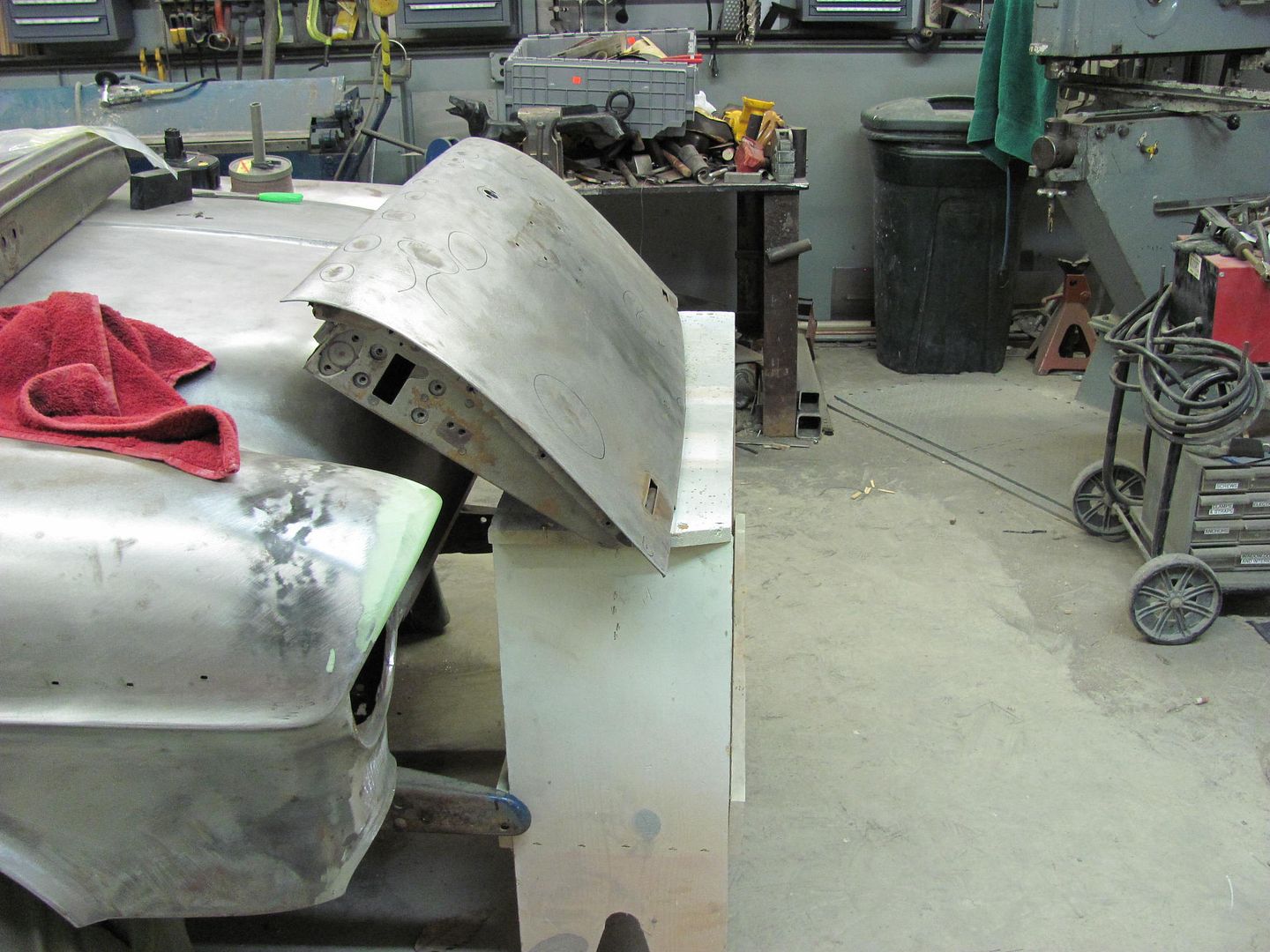 55 Chevy Wagon Tailgate rust repair | The H.A.M.B.