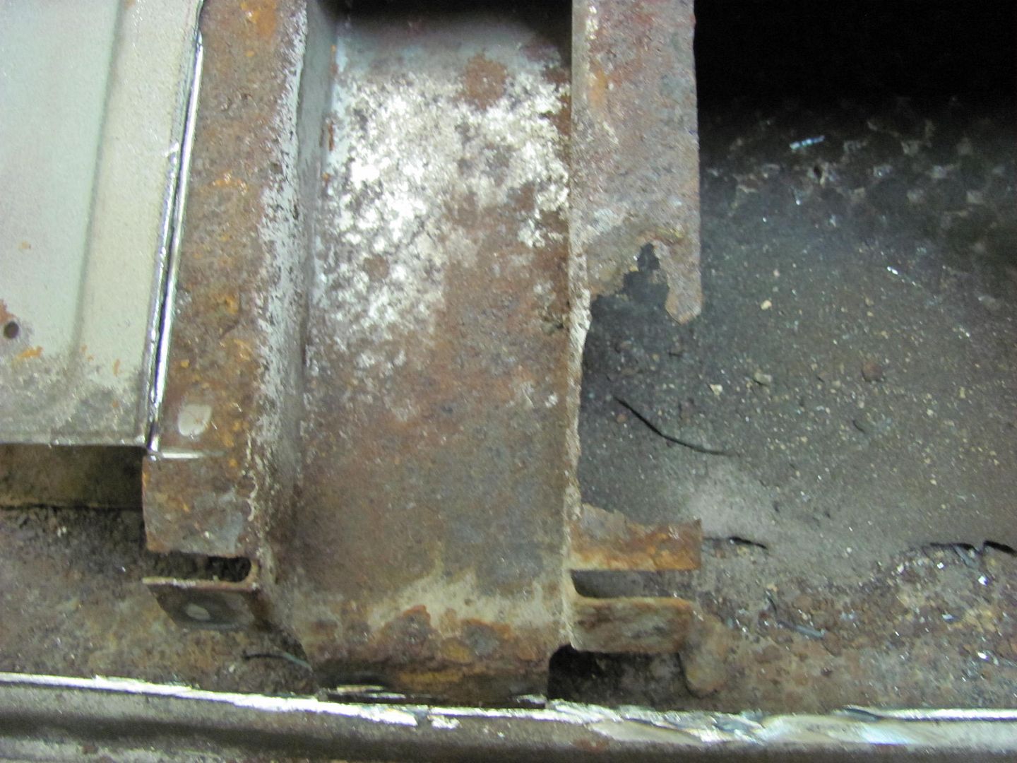 55 Chevy Wagon Tailgate rust repair | The H.A.M.B.